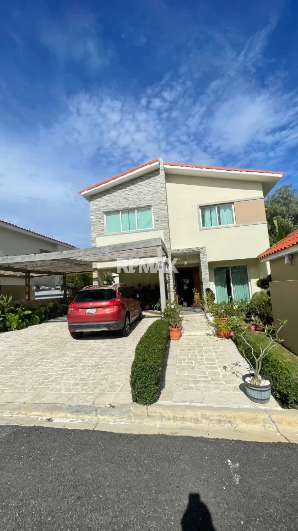 Casas en venta en VILLA MELLA, SANTO DOMINGO NORTE - RE/MAX Metropolitana